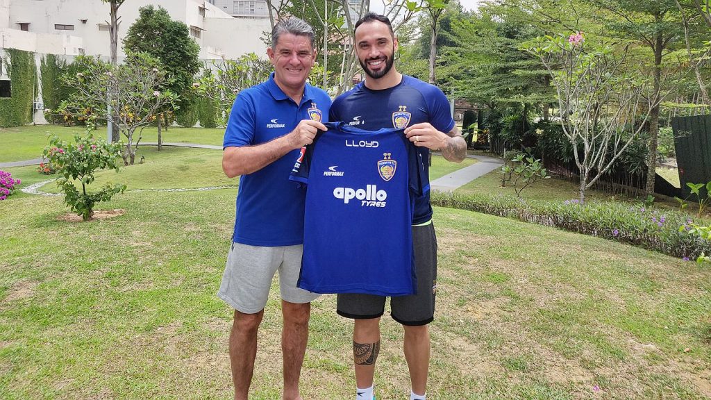 Brazilian defender Eli Sabia rejoins ISL champions Chennaiyin FC!