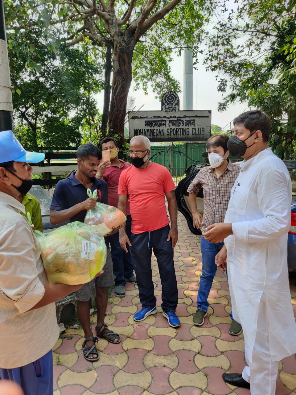 Mohammedan Sporting comes forward to help the groundsmen of Kolkata Maidan!
