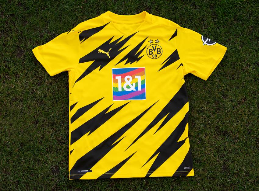 Borussia Dortmund & 1&1 raise a colourful flag for diversity!