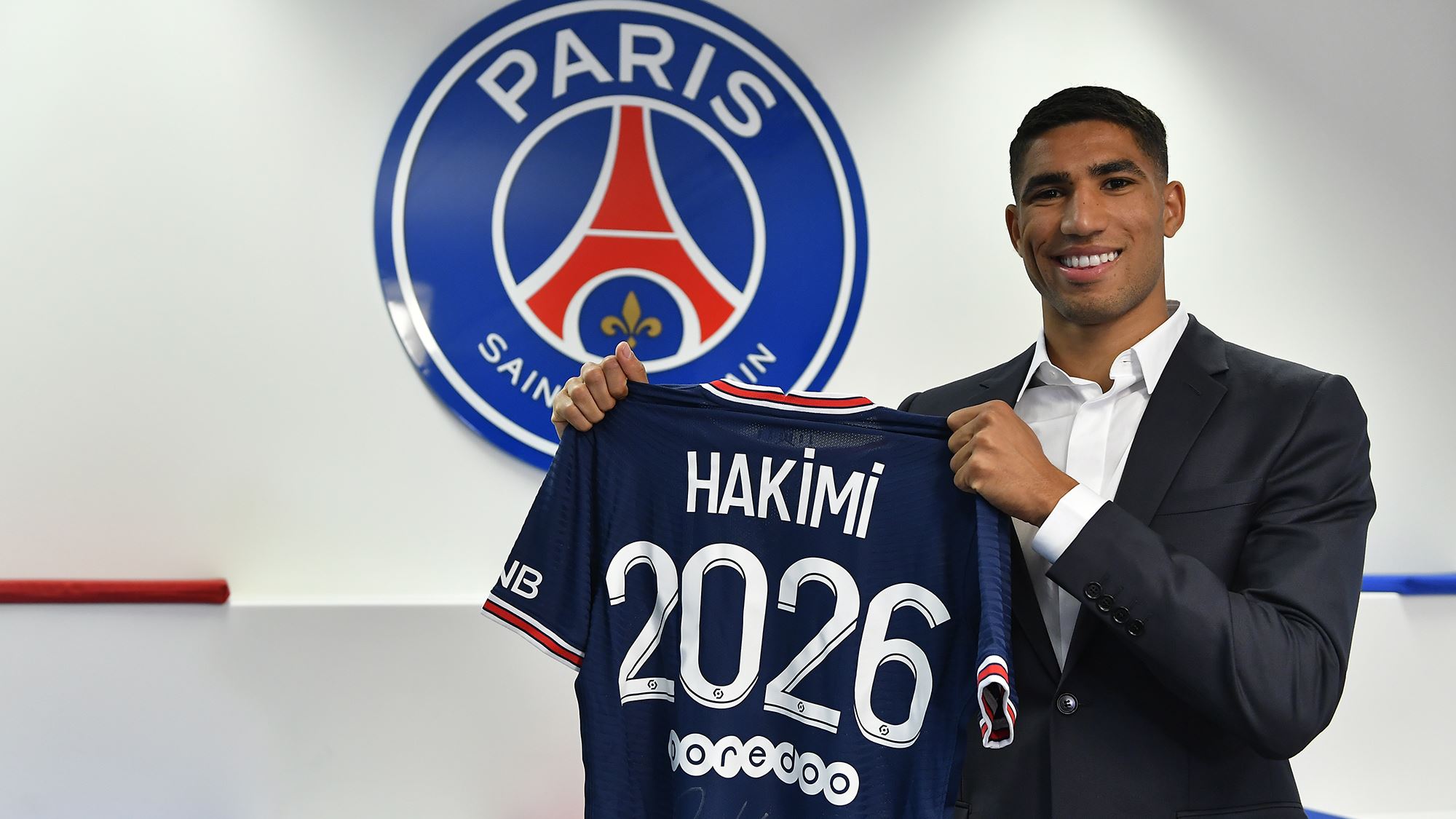 Achraf Hakimi signs for Paris Saint-Germain!