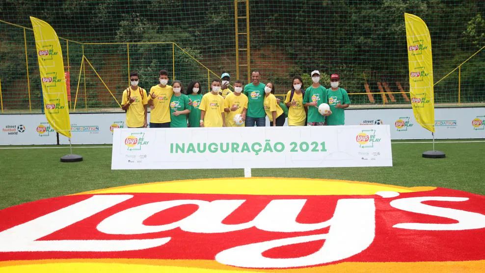 UEFA Foundation and Lay's team up to open new Brazilian pitch!