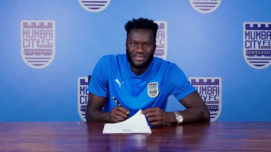 Mumbai City FC captain Mourtada Fall signs one-year contract extension!