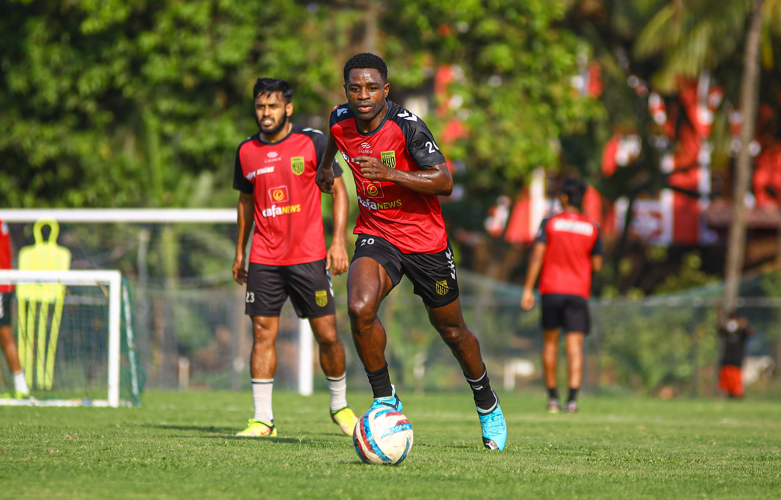 Hyderabad FC take on Mumbai City FC in final league game!