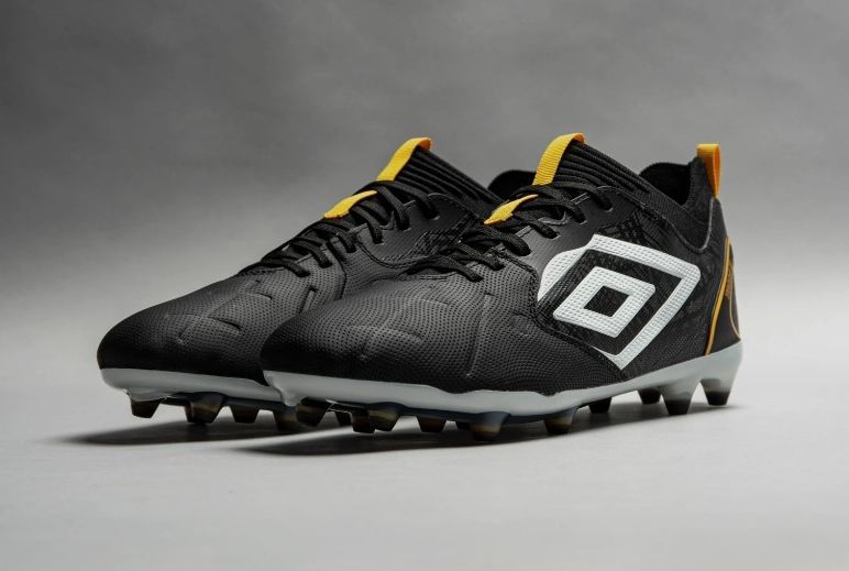 UMBRO release new upgrade for Spring/Summer 2022 with Tocco 2 boot!