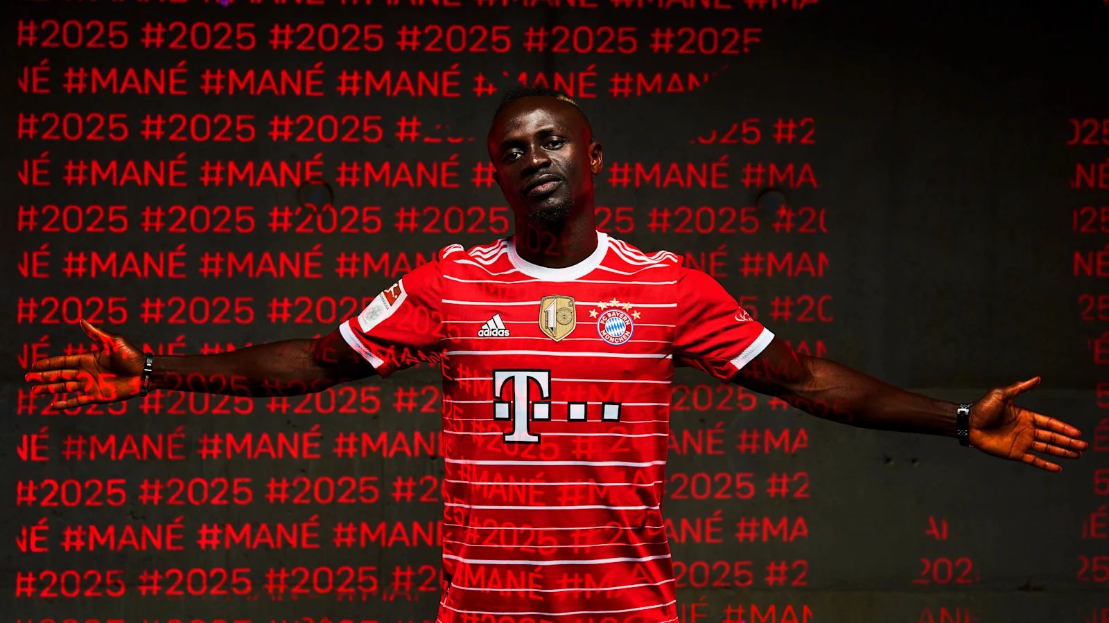 Bayern Munich sign Sadio Mane from Liverpool FC!