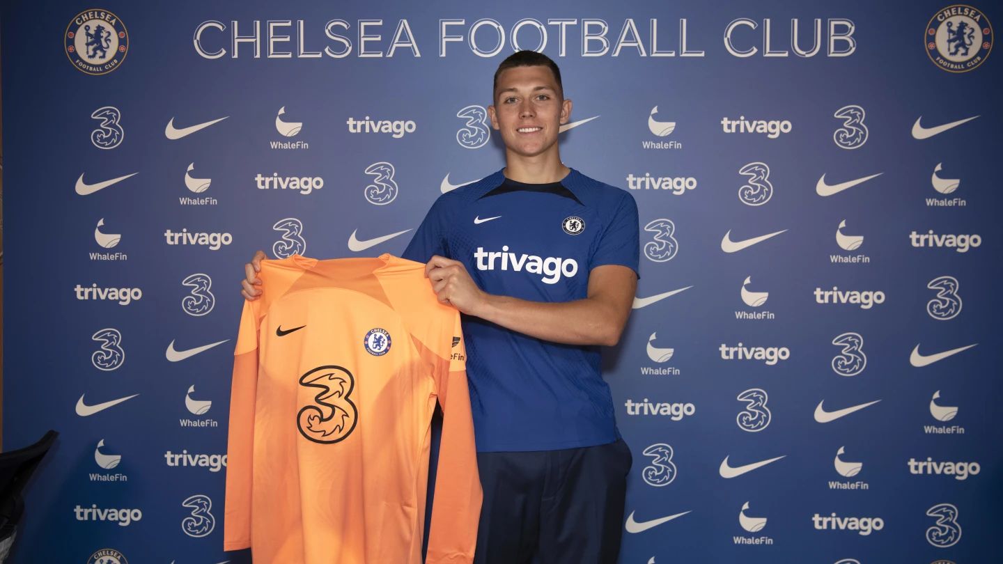 Chelsea FC sign young goalkeeper Gabriel Slonina!