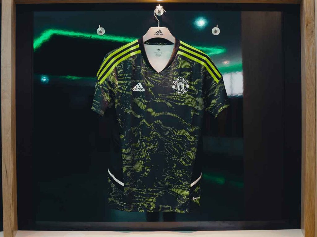 Manchester United debut their new adidas-made European training kit!