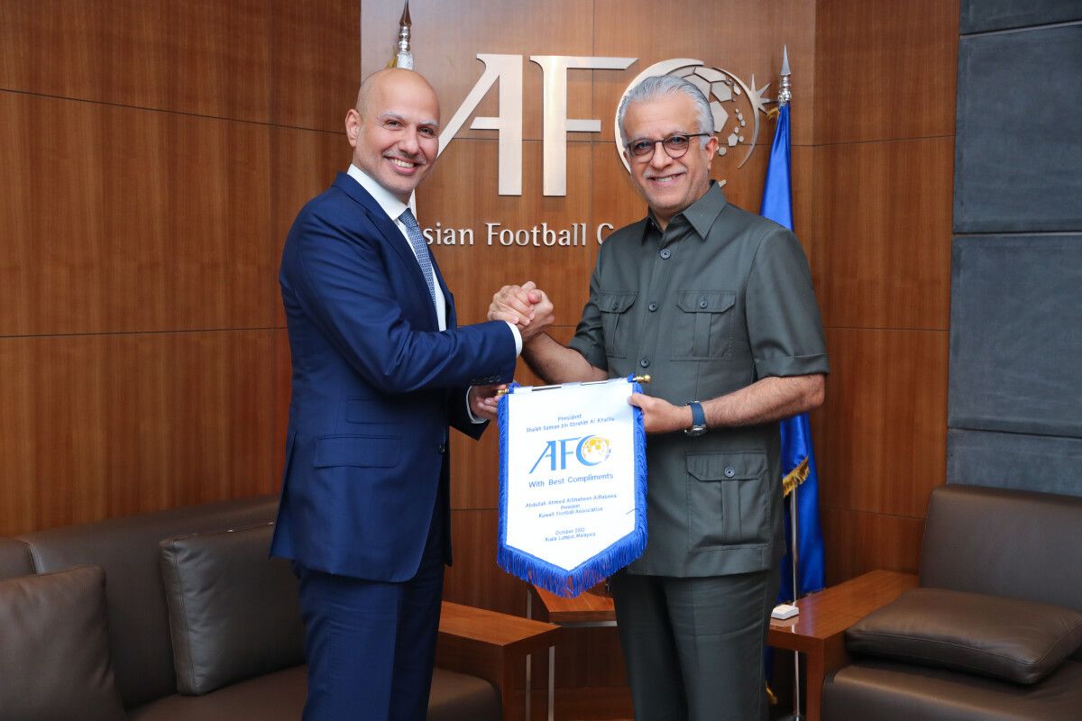 AFC's Shaikh Salman hosts Kuwait FA President!