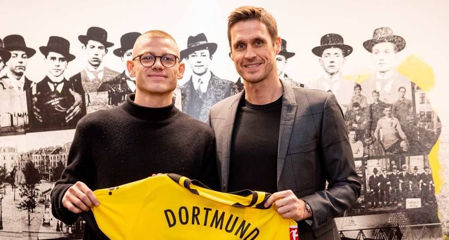 Borussia Dortmund sign defender Julian Ryerson!