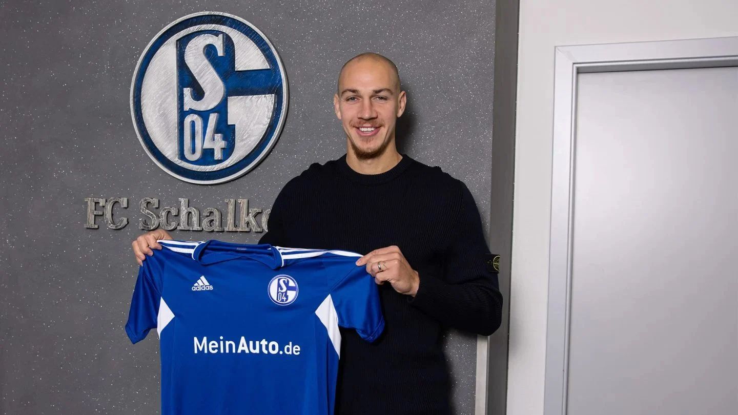 Striker Michael Frey joins Schalke 04!