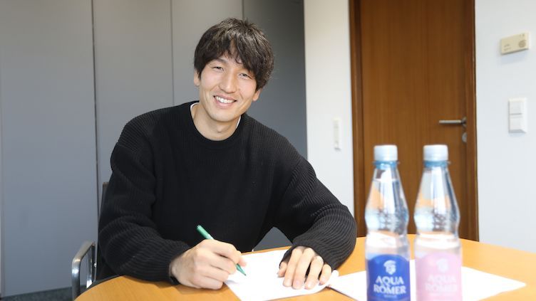 Japan's Genki Haraguchi signs for VfB Stuttgart!