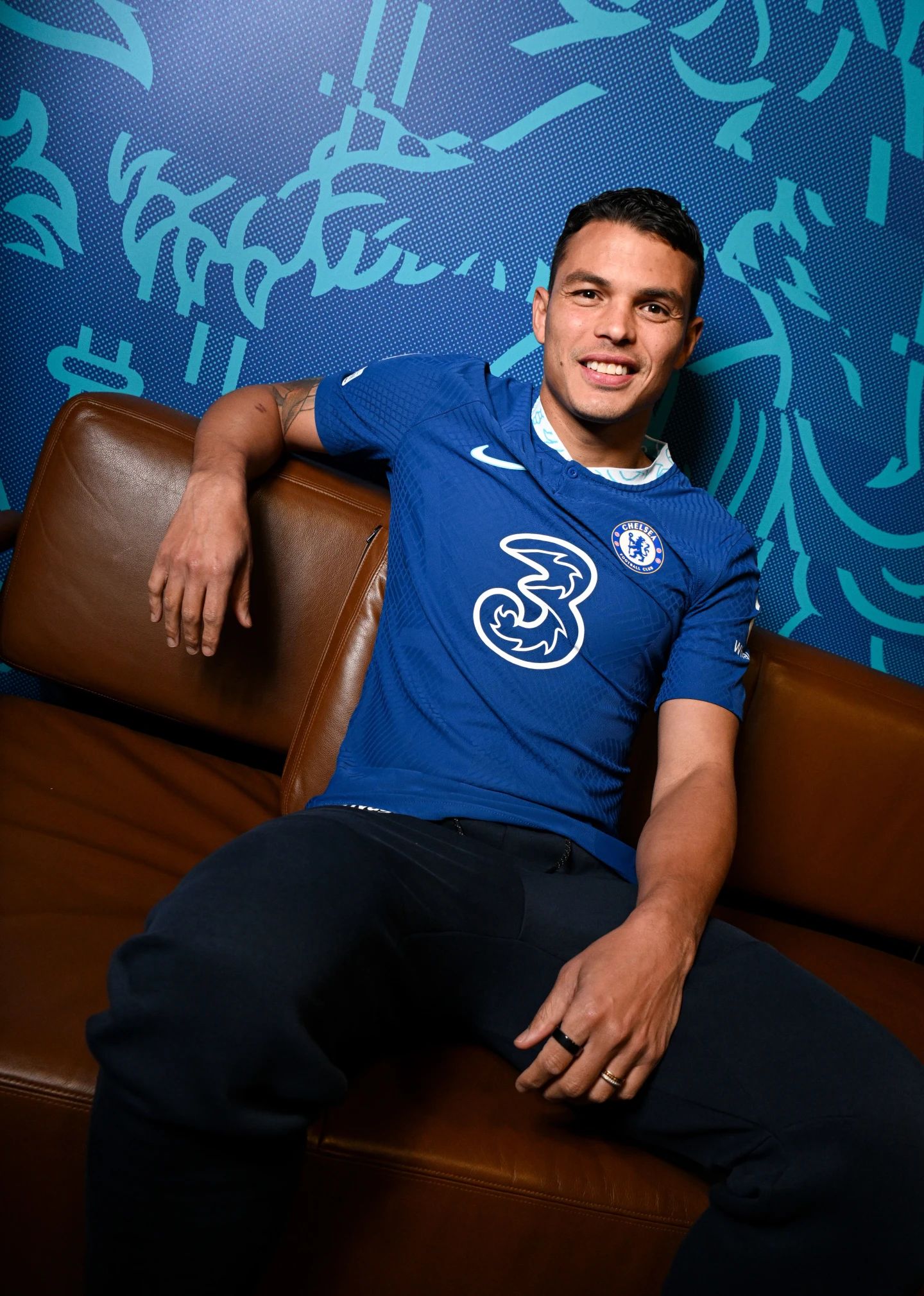 Thiago Silva extends Chelsea FC stay!