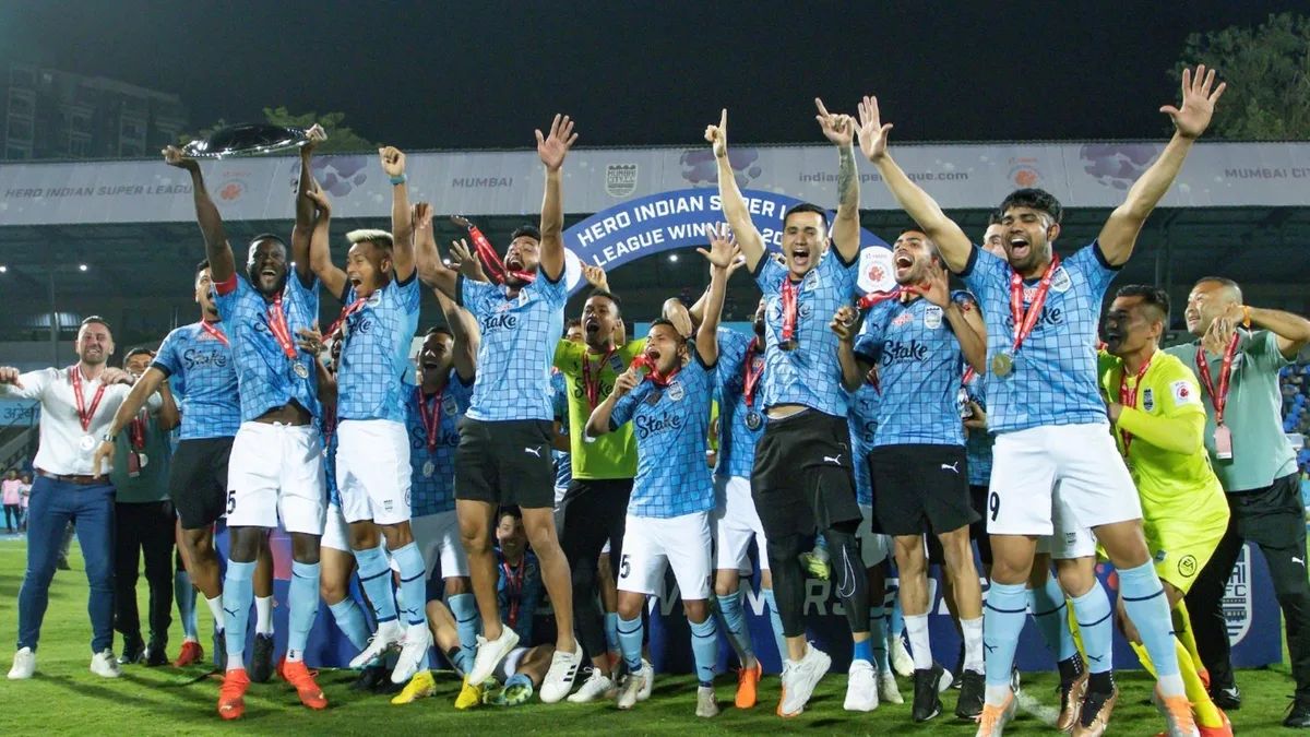Mumbai City FC VIDEO: Lifting the ISL League Winners Shield!