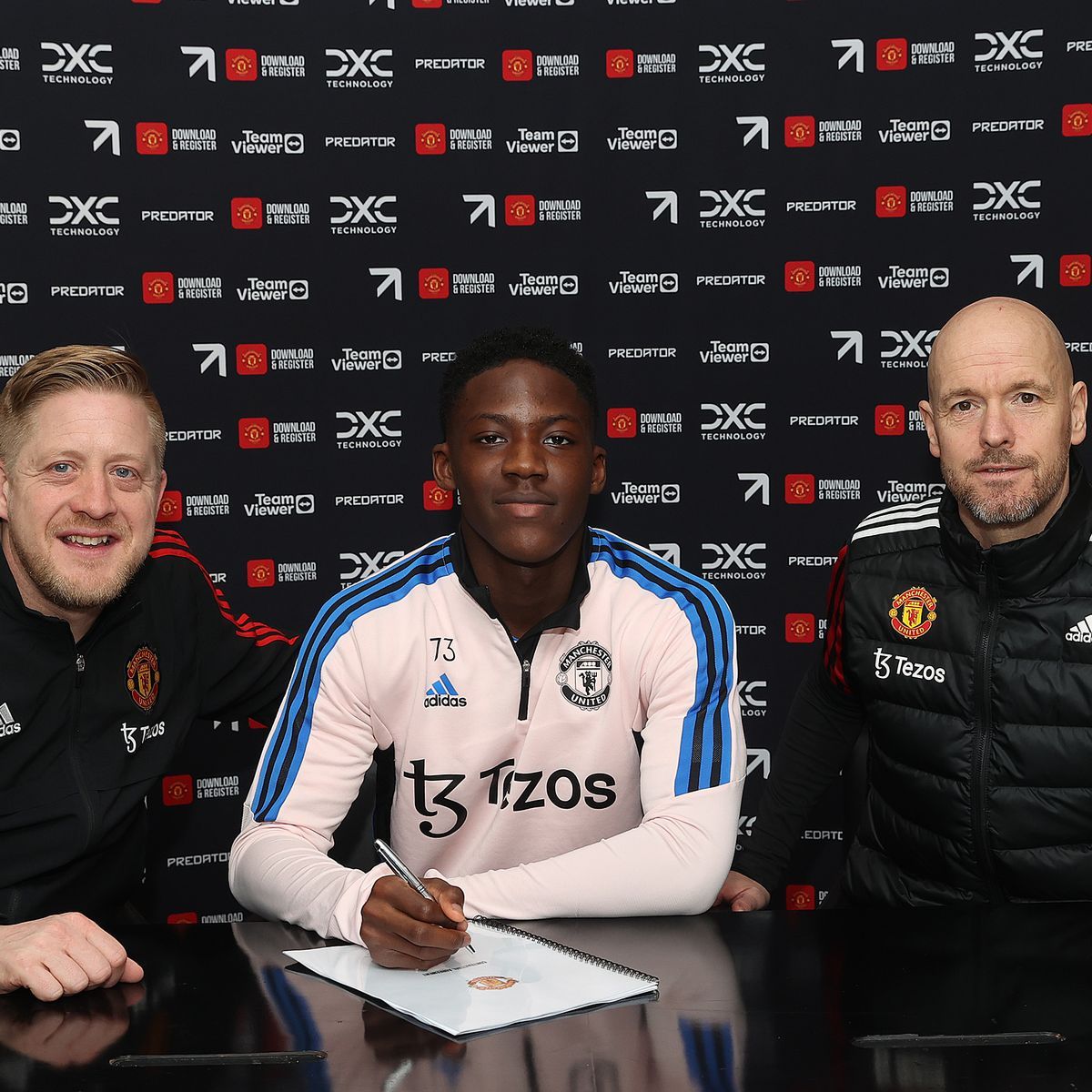 Manchester United teenage midfielder Kobbie Mainoo signs new contract!