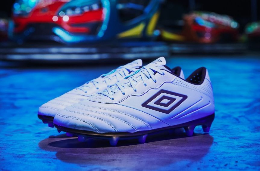 UMBRO release Tocco 3 white boot!