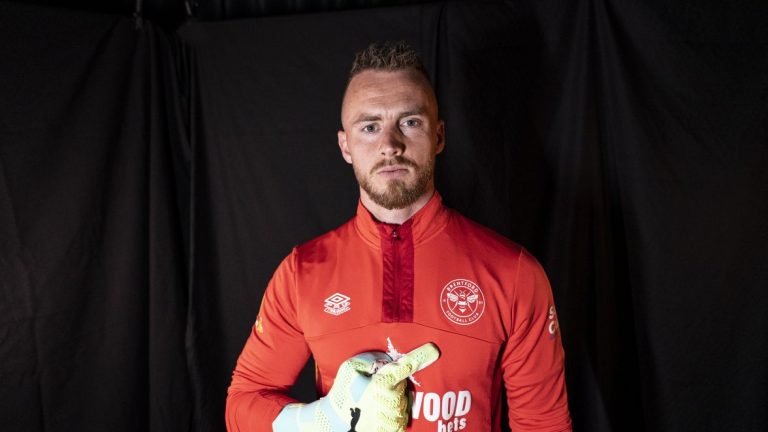 Brentford FC complete signing of keeper Mark Flekken!