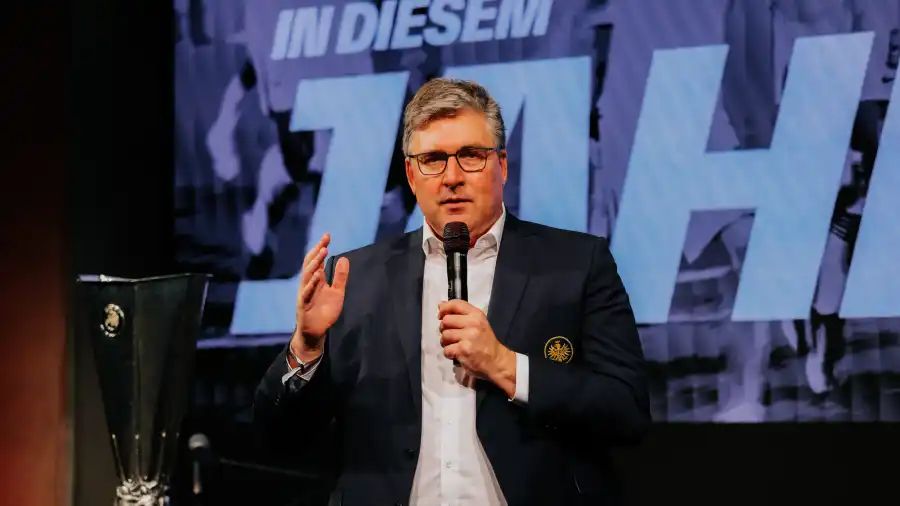 Axel Hellmann staying at Eintracht Frankfurt!