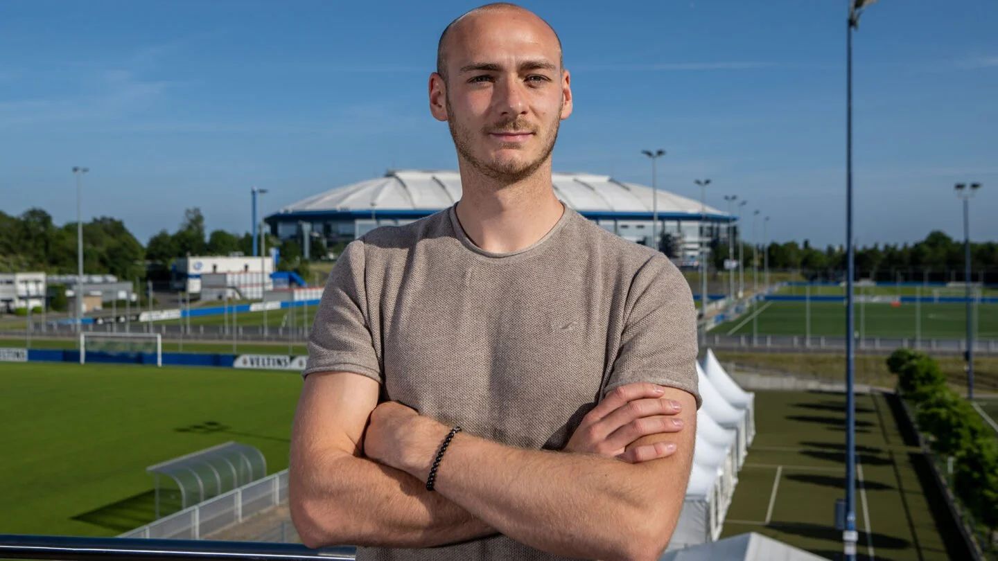 Henning Matriciani signs a long-term Schalke 04 contract extension!