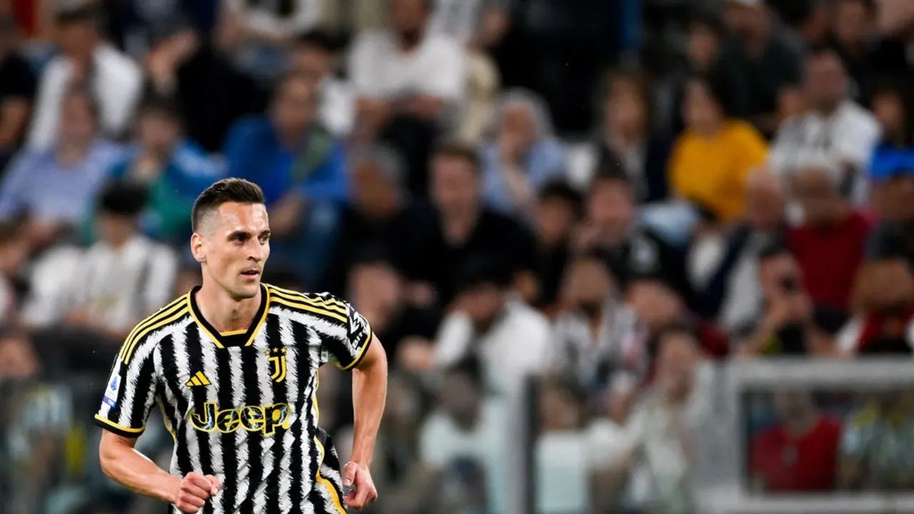 Juventus FC extend the contract of striker Arek Milik!