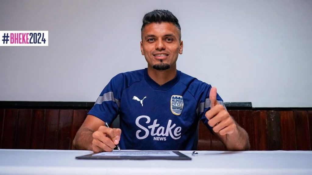 Mumbai Boy Rahul Bheke signs contract Mumbai City FC extension!
