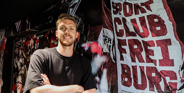 Keeper Florian Müller returns to SC Freiburg!