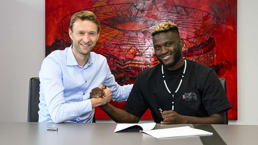 Bayer Leverkusen sign striker Victor Boniface!
