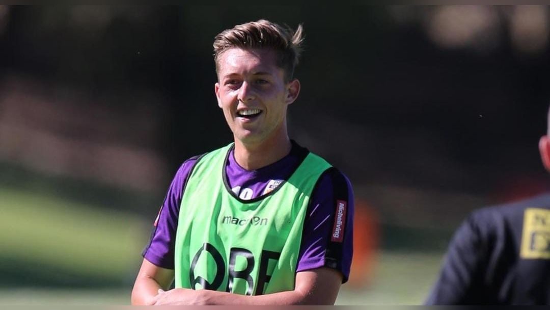 Hyderabad FC sign Australian winger Joe Knowles!