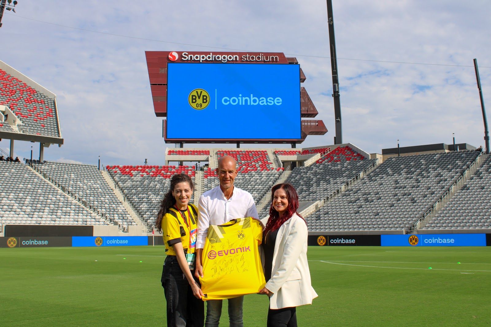 Coinbase and Borussia Dortmund extend partnership!