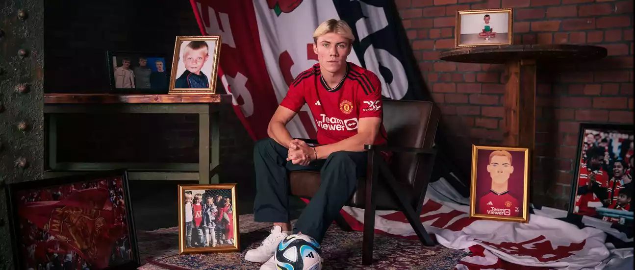 Rasmus Hojlund signs for Manchester United!