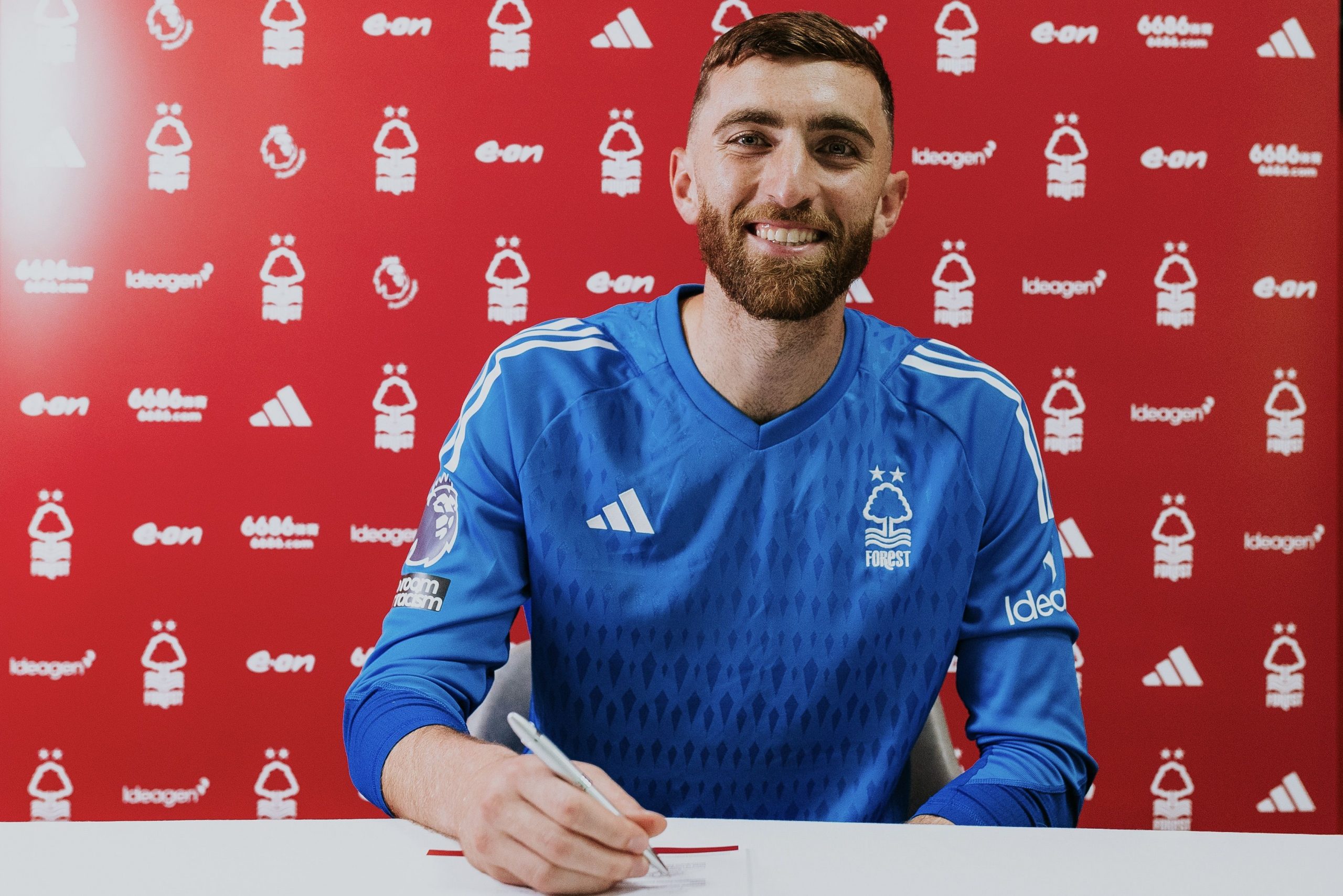 Nottingham Forest sign keeper Matt Turner!