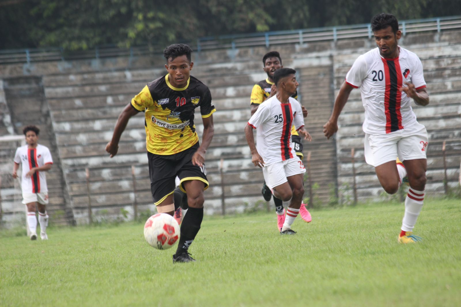 XtraTime VIDEO: Sujata Kar coaches Southern Samity Men in CFL!