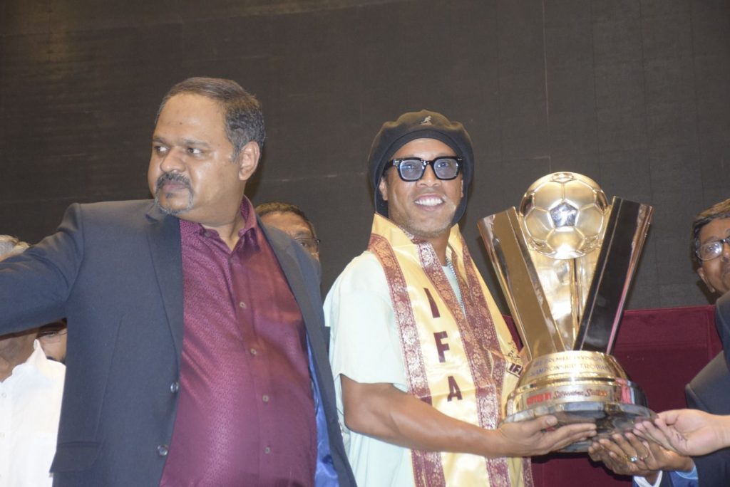 IFA launch CFL trophy in Ronaldinho's presence!