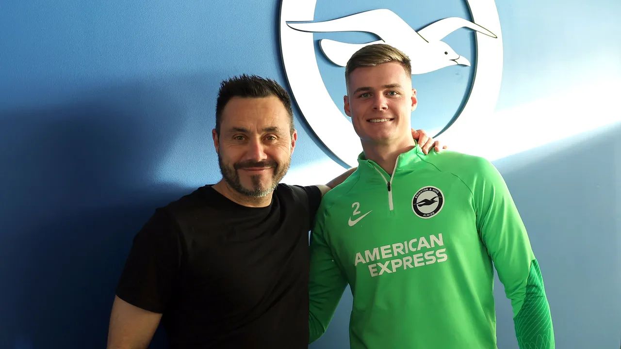 Evan Ferguson signs new Brighton & Hove Albion contract!