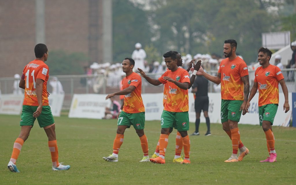 Sreenidi Deccan FC hot up for title chase at Namdhari FC's expense!