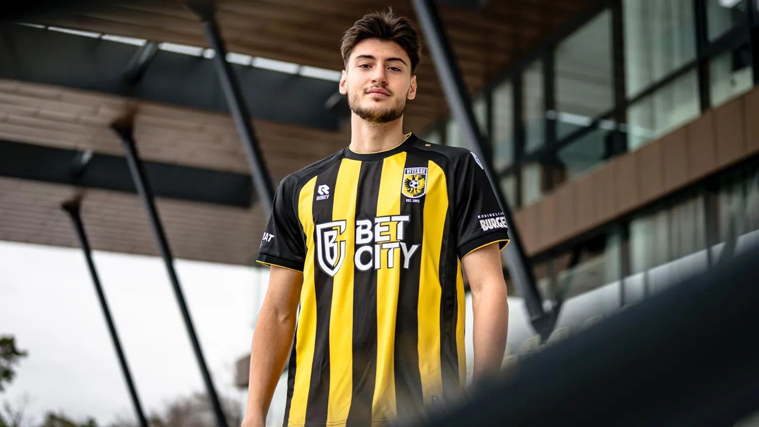 Brighton & Hove Albion sign Adrian Mazilu, loan him to Vitesse Arnhem!