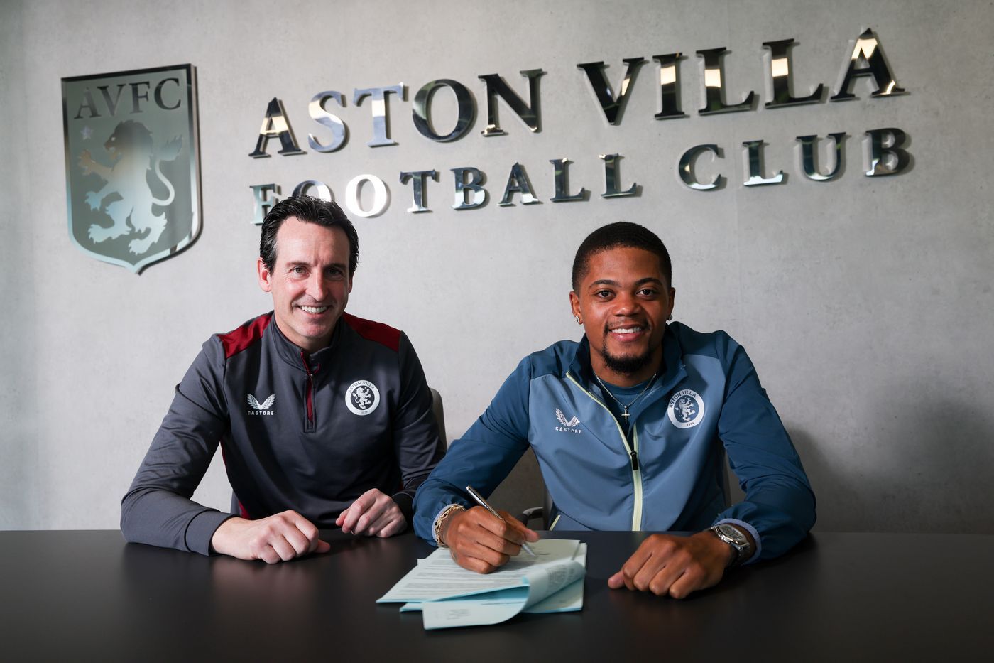 Leon Bailey signs new Aston Villa contract!