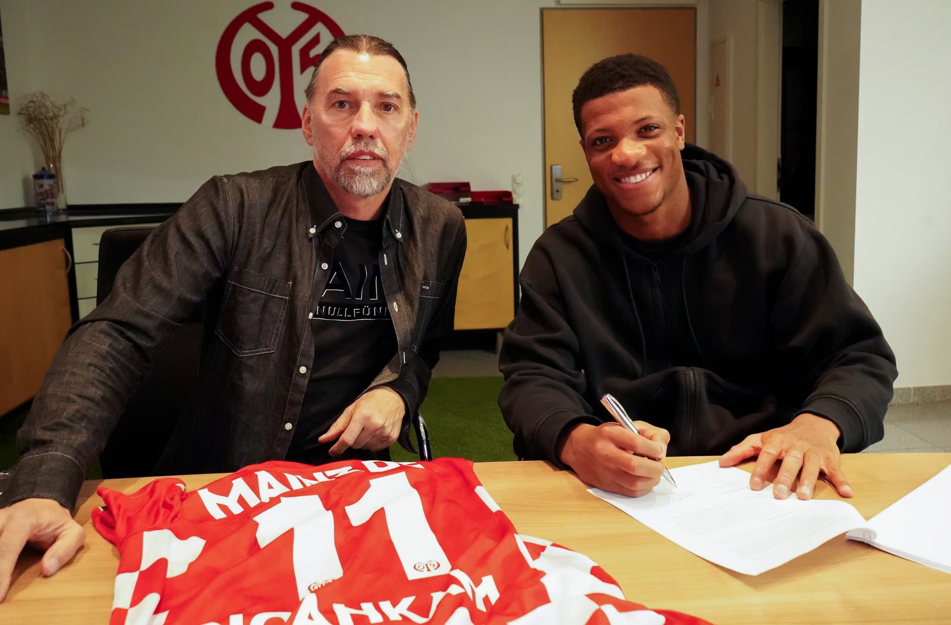 Mainz 05 loan Jessic Ngankam from Eintracht Frankfurt!
