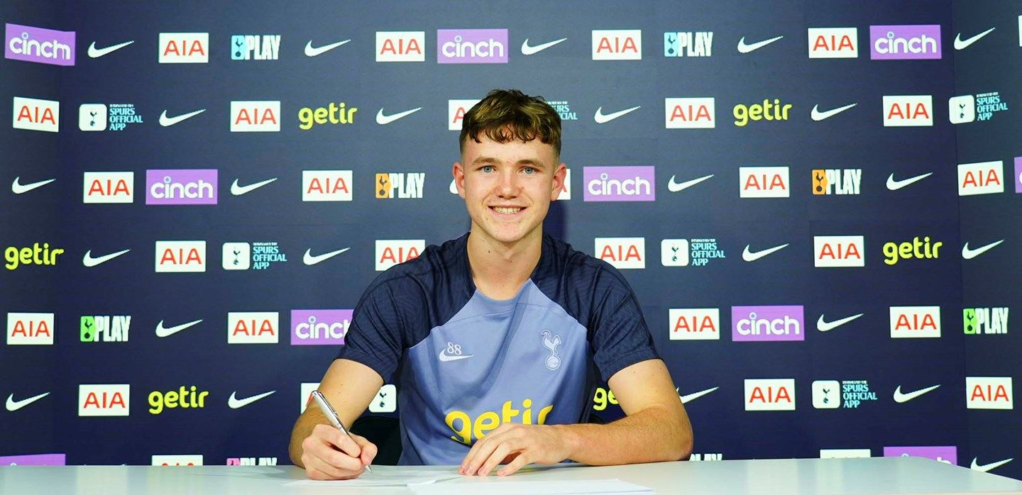 Tottenham Hotspur hand James Rowswell pro contract!