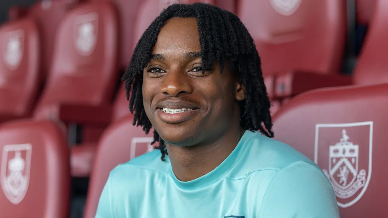 Burnley FC hand Vernon Masara pro contract!